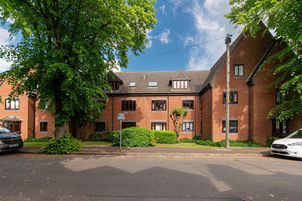 2 bedroom flat for sale in Lime Tree Mews, The Grove, The Kettering, NN15