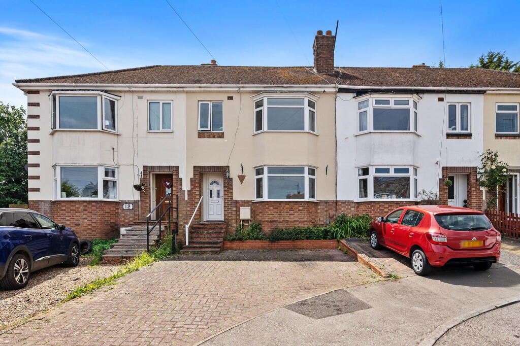 3 bedroom terraced house for sale in Springfield Close, Kettering, NN15