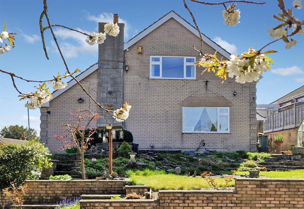 4 bedroom detached house for sale in South Rise, Binbrook, Market Rasen ...
