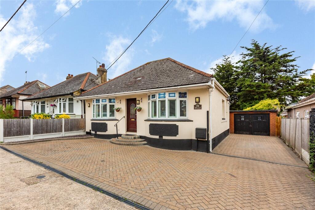 2 bedroom detached bungalow for sale in Ramsay Drive, Basildon, Essex, SS16