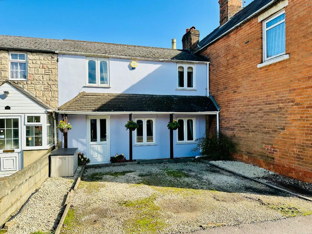 3 bedroom cottage for sale in Hyde Road, Stratton, Swindon, SN2
