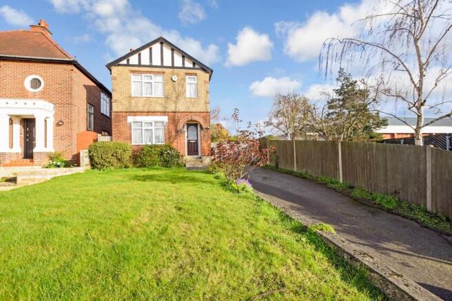 3 Bedroom Detached House For Sale In Ipswich Road Colchester Co4 0eq Co4