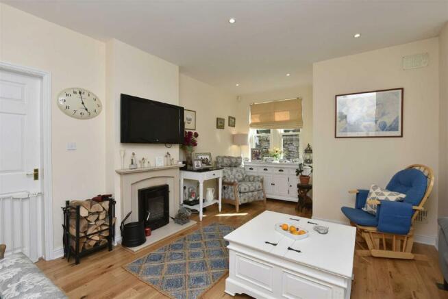 3 bedroom town house for sale in Matlock Green, Matlock, DE4