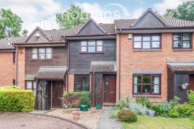 2 Bedroom Terraced House To Rent In Bishops Drive Wokingham Rg40