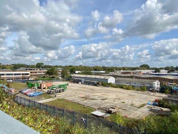 Land to lease in Land To Let, Hambridge Lane, Newbury, Berkshire, RG14 ...