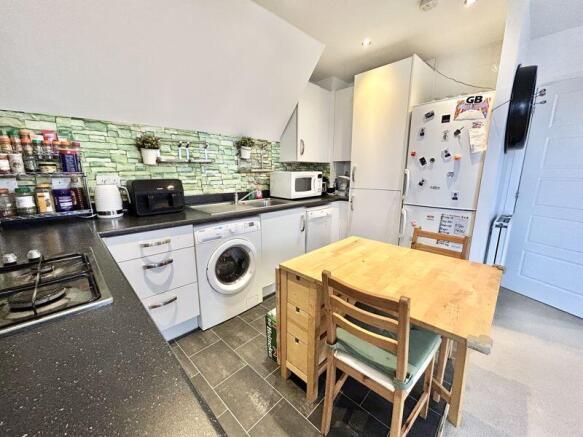 2 bedroom flat for sale in Design Drive, Dunstable, LU6
