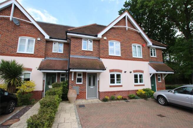 2 Bedroom Terraced House For Sale In Amberley Gardens Wokingham