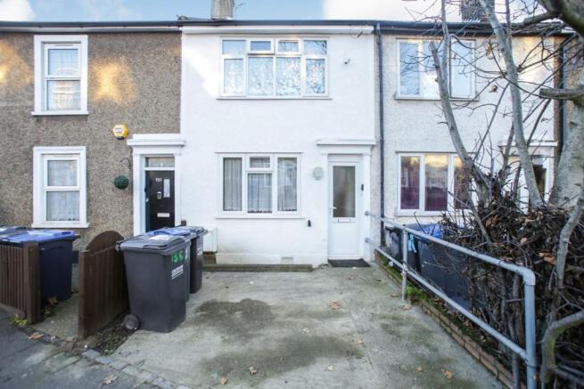2 Bedroom Terraced House For Sale In Handcroft Road West Croydon Cr0 Cr0
