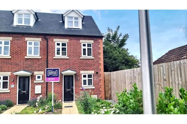 3 Bedroom End Of Terrace House For Sale In Hantom Close Hull Hu7 Hu7