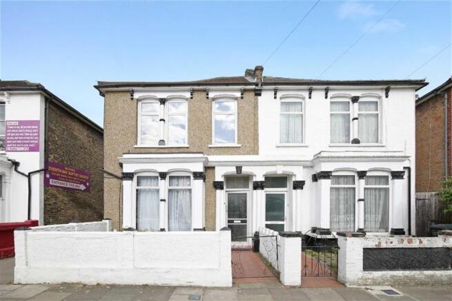 3 Bedroom Semi Detached House For Sale In Vicarage Road Tottenham N17