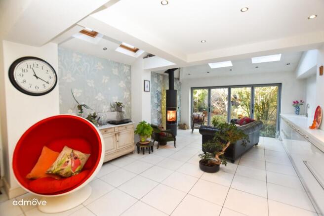 3 bedroom end of terrace house for sale in Finchley Road, Hale, WA15