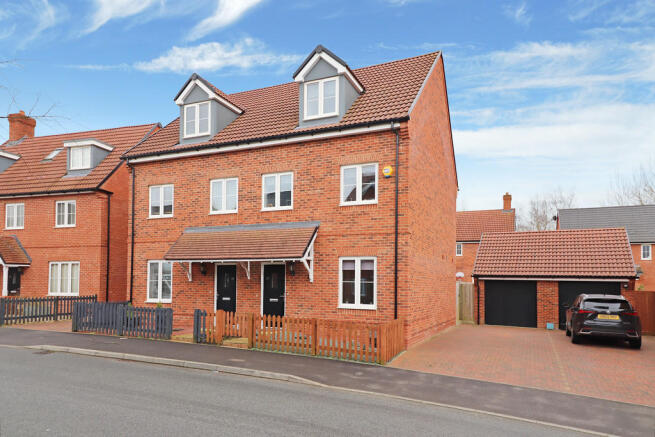 3 Bedroom Semi Detached House For Sale In Fair Oak Eastleigh So50