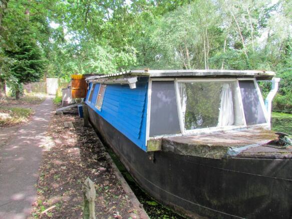 2 bedroom house boat for sale in Scotland Bridge Lock, West Byfleet ...