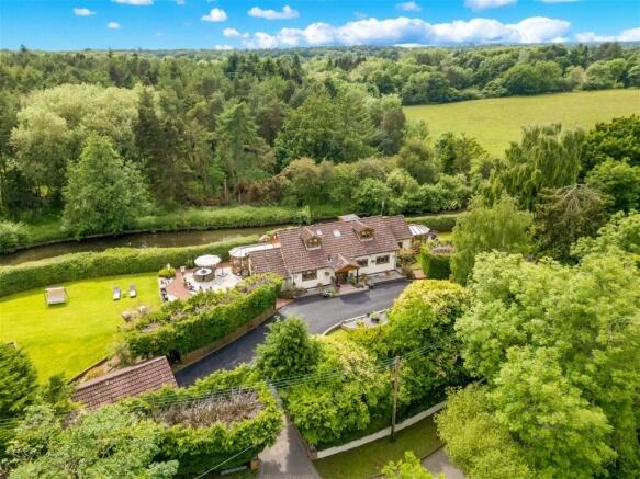 5 bedroom detached bungalow for sale in Rotherhams Oak Lane, Hockley ...