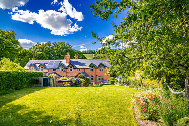 4 Bedroom House For Sale In 3 Warren Farm Cottages Streatley On Thames