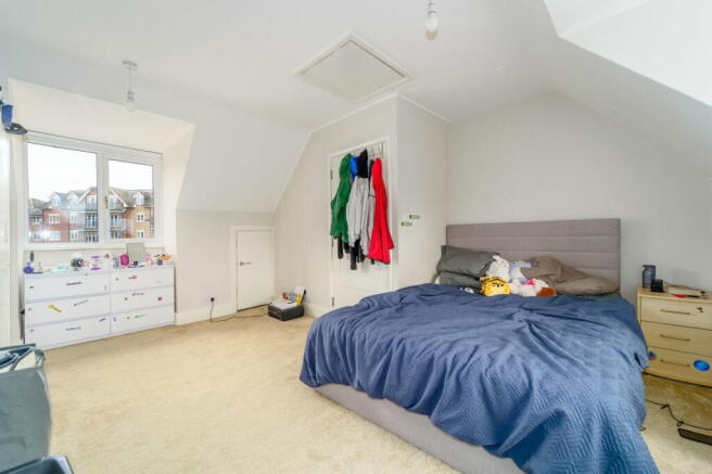 2 bedroom maisonette for sale in Old Woking Road, West Byfleet, KT14