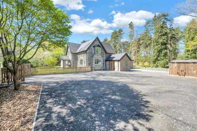 4 bedroom detached house for sale in Santon Downham, Brandon, IP27