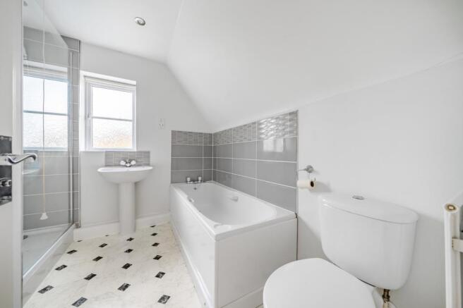 5 bedroom semi-detached house for sale in Shilton Park, Carterton ...