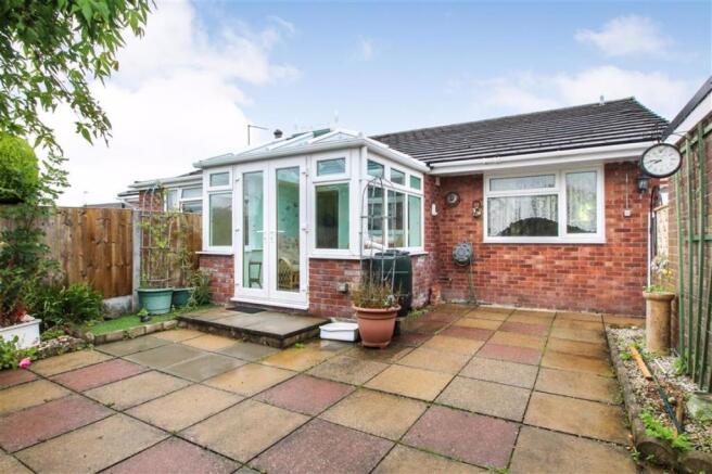 2 Bedroom Semi Detached Bungalow For Sale In Meadow Close Oswestry Sy11