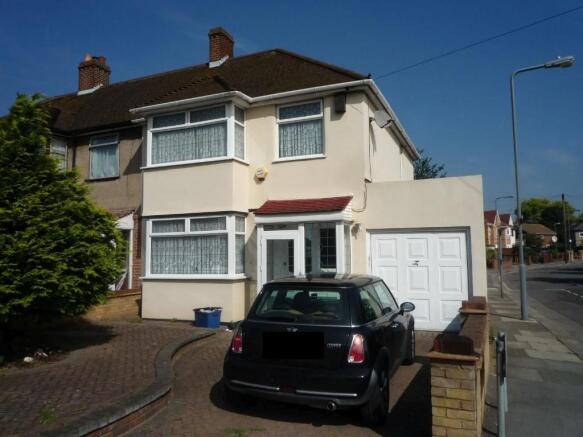 3 Bedroom End Of Terrace House To Rent In Chadwell Heath Lane Chadwell