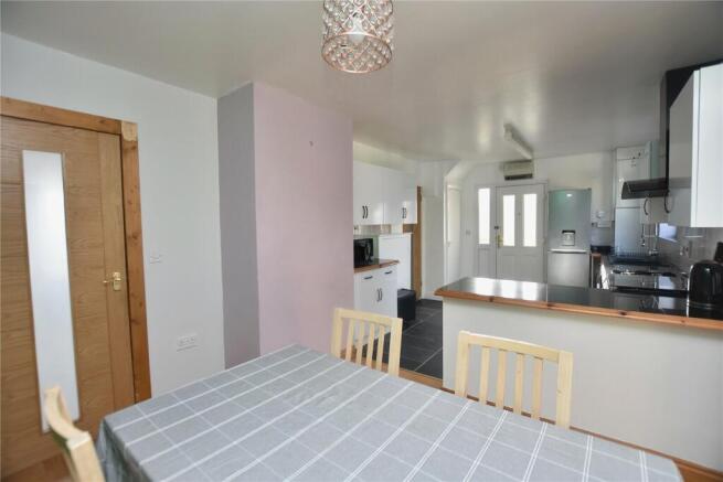 3 Bedroom Semi Detached House For Sale In King George Avenue Horsforth