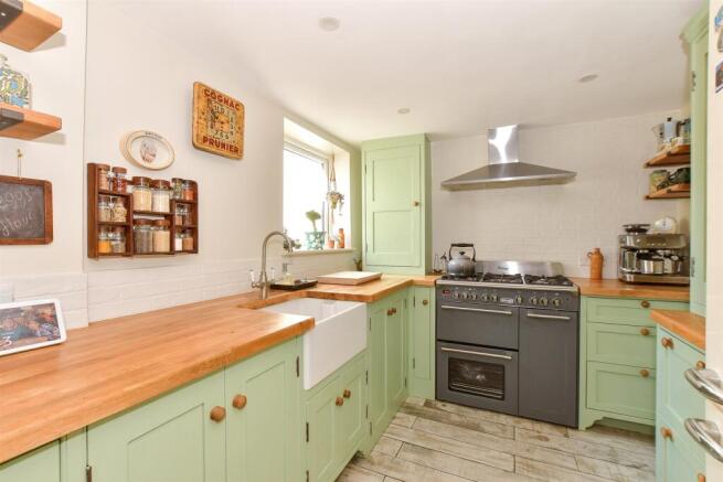 2 bedroom semi-detached house for sale in Binstead Hill, Binstead, Ryde ...