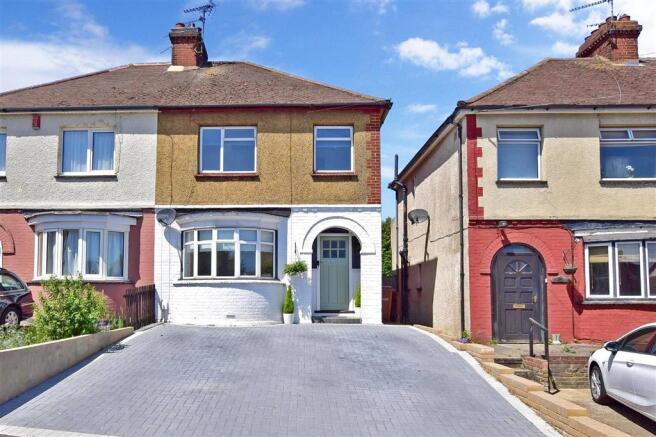 3 Bedroom Semi Detached House For Sale In Maidstone Road Rainham