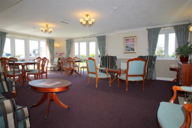 2 bedroom apartment for sale in South Promenade, Lytham St. Annes, FY8