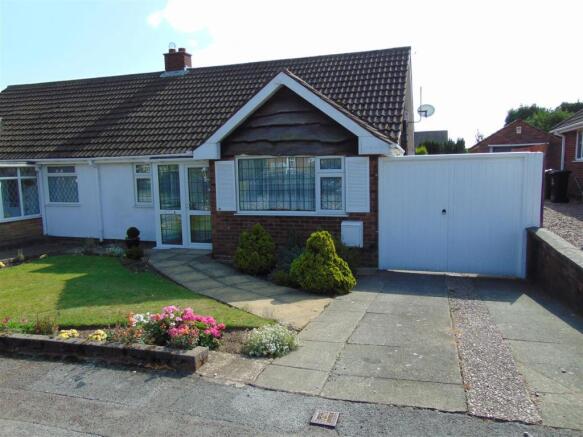 2 Bedroom Semi Detached Bungalow For Sale In Kinver Crescent Aldridge Ws9
