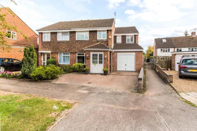 4 Bedroom Semi Detached House For Sale In Alzey Gardens Harpenden