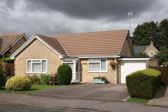 2 Bedroom Detached Bungalow For Sale In Jackson Road Bledington