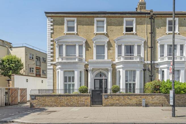 2 Bedroom Flat For Sale In Balham High Road Balham Sw17
