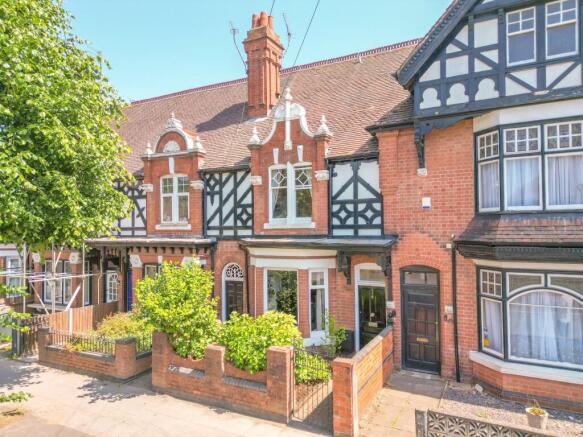 4 bedroom terraced house for sale in Manor Court Road, Nuneaton, CV11