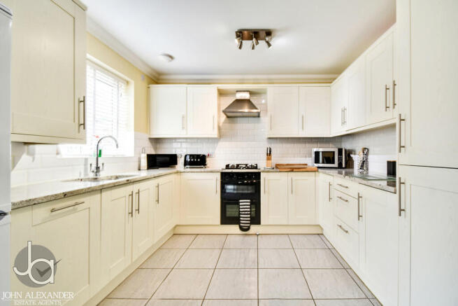 4 Bedroom Town House For Sale In Swallowtail Glade Stanway Colchester