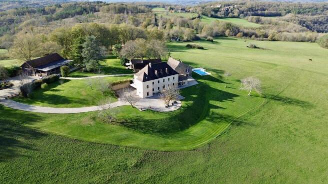 8 bedroom stone house for sale in Saint Cyprien, France