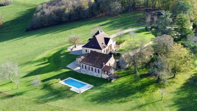 8 bedroom stone house for sale in Saint Cyprien, France