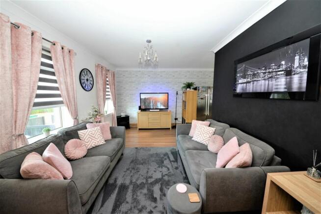 3 Bedroom Semi Detached House For Sale In Pentland Place Kirkcaldy Ky2