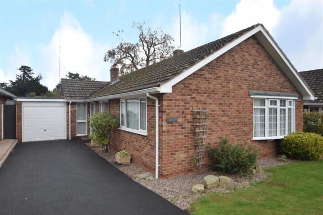 3 Bedroom Detached Bungalow For Sale In 8 Beech Close Hanwood Nr