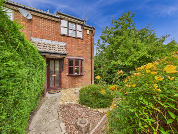 2 bedroom end of terrace house for sale in Course Park Crescent ...