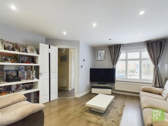 3 Bedroom Terraced House For Sale In Roby Drive Bracknell Berkshire Rg12