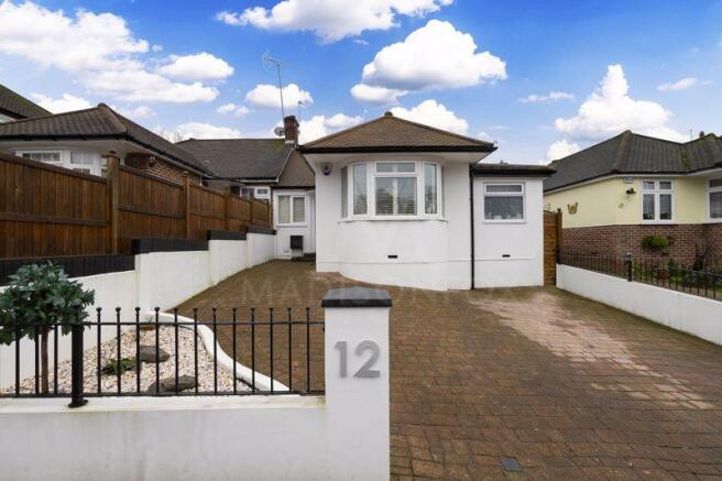 3 Bedroom Semi Detached Bungalow For Sale In Newlands Road Woodford