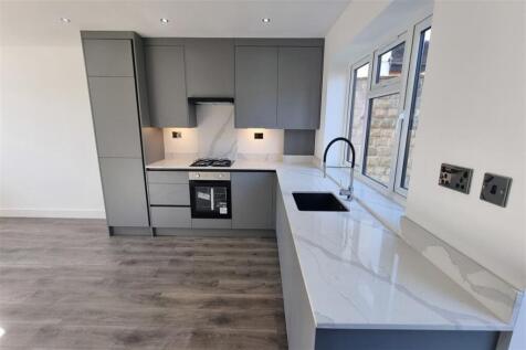 Properties For Sale in Calcot | Rightmove