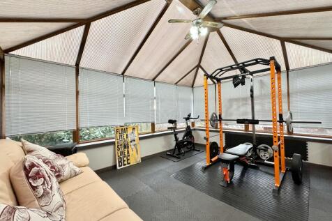 Properties For Sale in Banknock | Rightmove