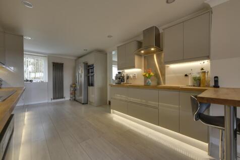 Properties For Sale in FK1 | Rightmove