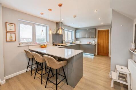 Properties For Sale in WR4 | Rightmove