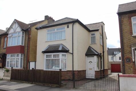 3 Bedroom Houses For Sale in Gravesend, Kent - Rightmove