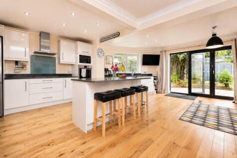 Properties For Sale in St. Albans | Rightmove