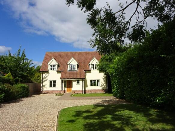 4 bedroom detached house for rent in Chapel Lane, IP29