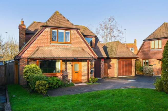3 bedroom detached house for sale in Iona Close, Hailsham, BN27