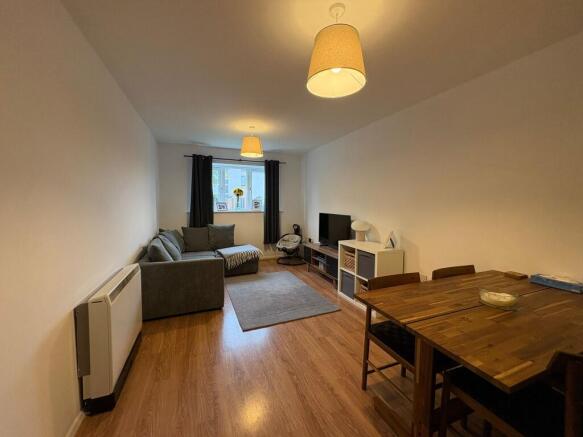 2 bedroom ground floor flat for sale in Barnfield Walk, Altrincham ...